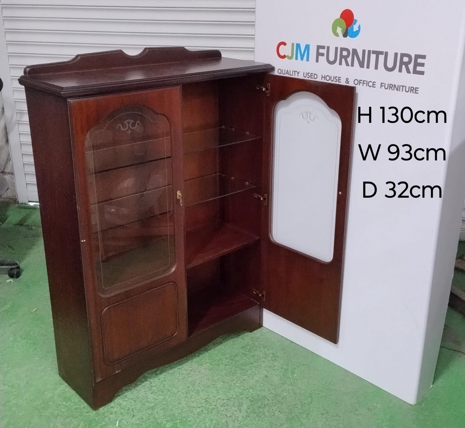 Rossmore mahogany low 2 door glass display unit 3124 – CJM Furniture